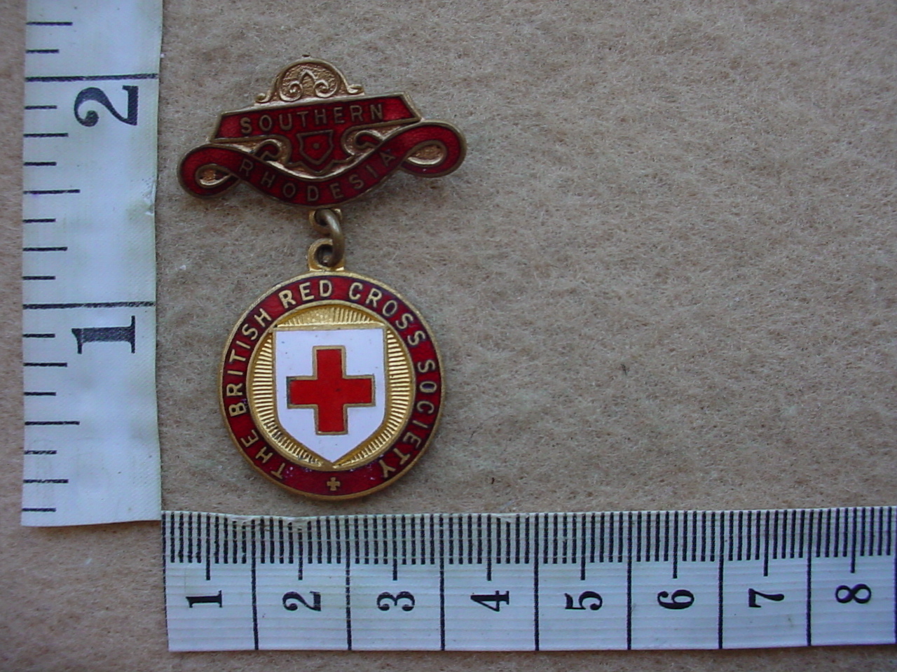 10437 Southern Rhodesia Red Cross Society Nurse badge (DW2 1075) – SA ...