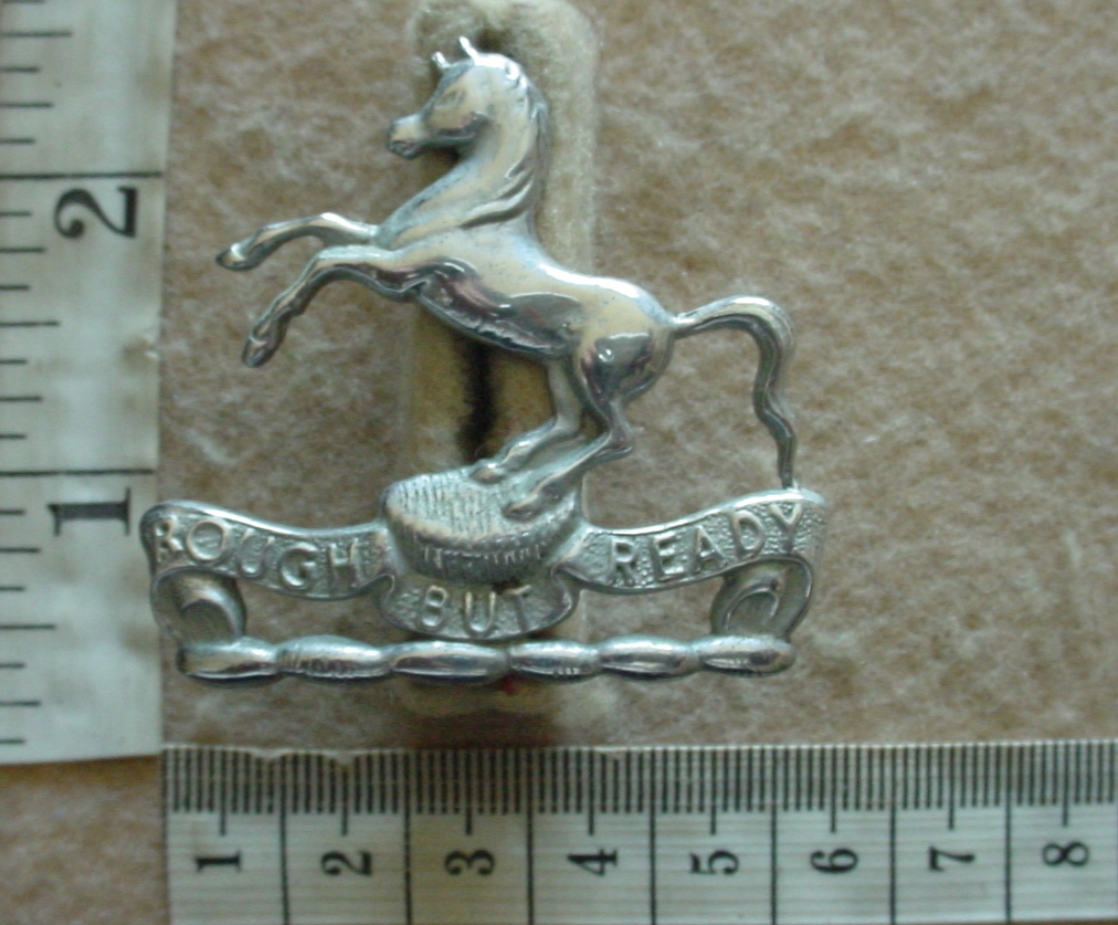 213 Natal Mounted Rifles cap badge (CO476) | SA Militaria