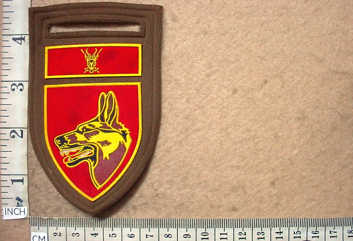 9216 South African Army Dog Centre arm flash, Chief of Army balkie ...